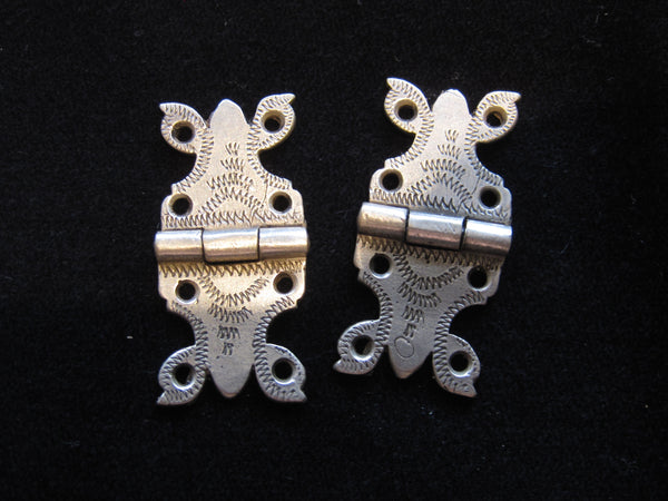 Small Lid Hinges (Pair) - Thistle Threads